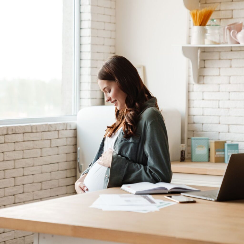 - Pregnant Mama ­Baby Life